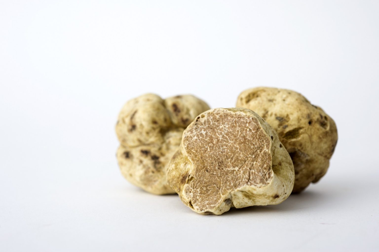 10 Rare and Expensive Foods That Only the Wealthy Can Afford | DEKALIST